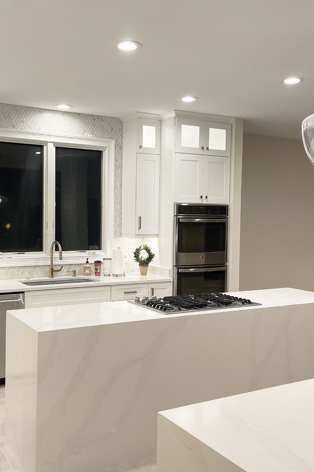 Eternal Calacatta Gold | Silestone – Ashburn Granite and Quartz Center